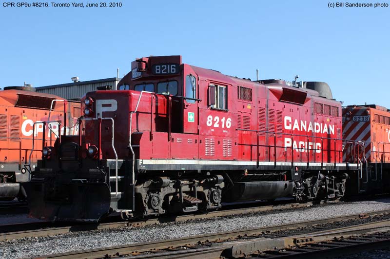 GP9u 8216